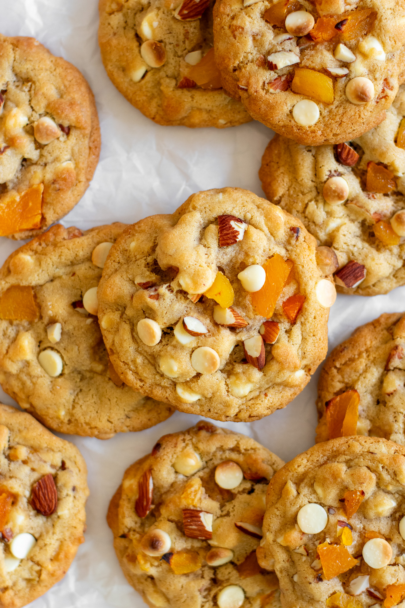 Apricot, Almond, and White Chocolate Cookies - Skandibaking
